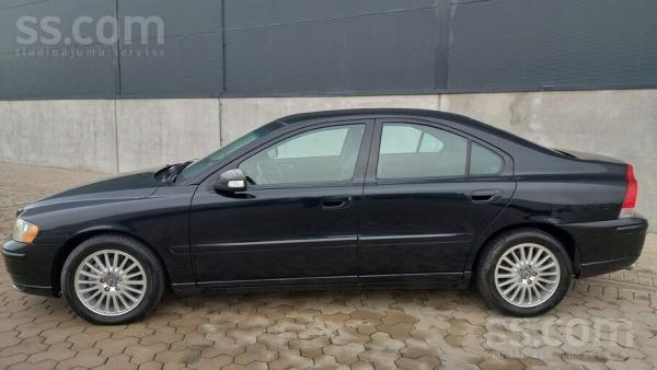 Melns Volvo S60 2009 Rīga, ar dzinēja tilpumu 2.40 L un nobraukumu 300 tūkst. km par 3450 €, foto 10 vietnē AUTOMOTO.COM.LV