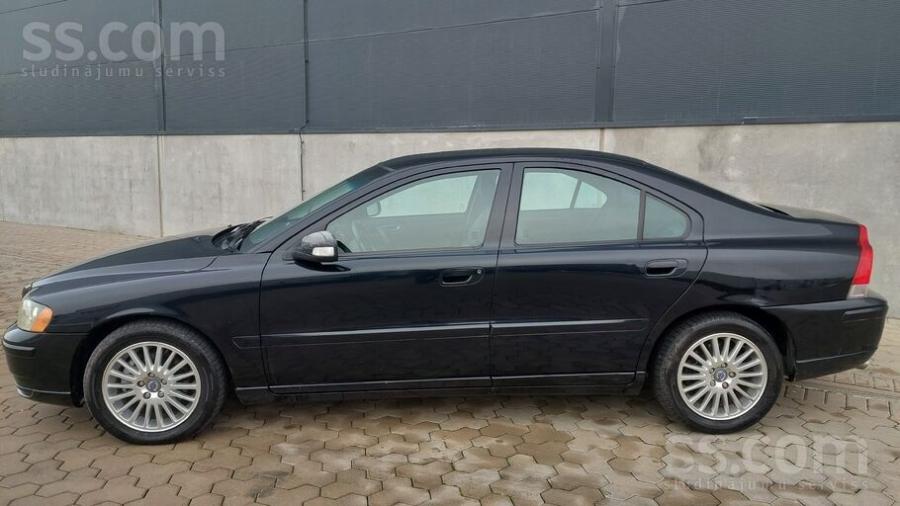 Black Volvo S60 2009 in Riga, with an engine capacity of 2.40 L and mileage of 300 thousand km for 3450 €, photo 11 on AUTOMOTO.COM.LV