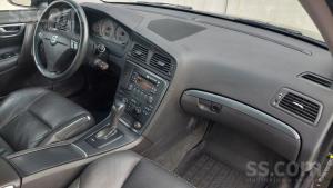 Black Volvo S60 2009 in Riga, with an engine capacity of 2.40 L and mileage of 300 thousand km for 3450 €, photo 12 on AUTOMOTO.COM.LV