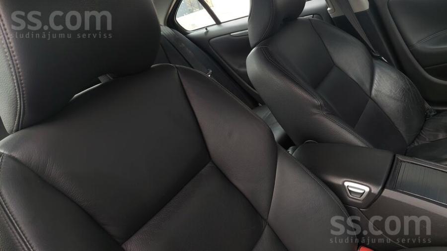 Black Volvo S60 2009 in Riga, with an engine capacity of 2.40 L and mileage of 300 thousand km for 3450 €, photo 13 on AUTOMOTO.COM.LV