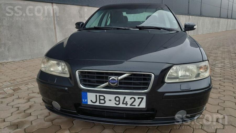 Black Volvo S60 2009 in Riga, with an engine capacity of 2.40 L and mileage of 300 thousand km for 3450 €, photo 14 on AUTOMOTO.COM.LV