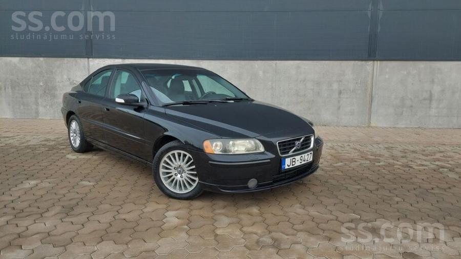 Black Volvo S60 2009 in Riga, with an engine capacity of 2.40 L and mileage of 300 thousand km for 3450 €, photo 18 on AUTOMOTO.COM.LV