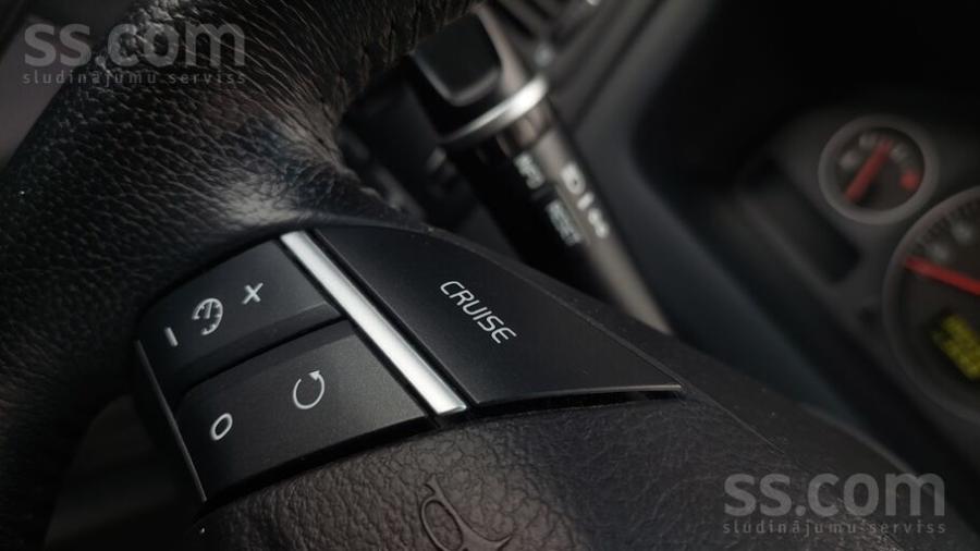 Black Volvo S60 2009 in Riga, with an engine capacity of 2.40 L and mileage of 300 thousand km for 3450 €, photo 21 on AUTOMOTO.COM.LV