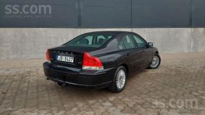 Black Volvo S60 2009 in Riga, with an engine capacity of 2.40 L and mileage of 300 thousand km for 3450 €, photo 22 on AUTOMOTO.COM.LV
