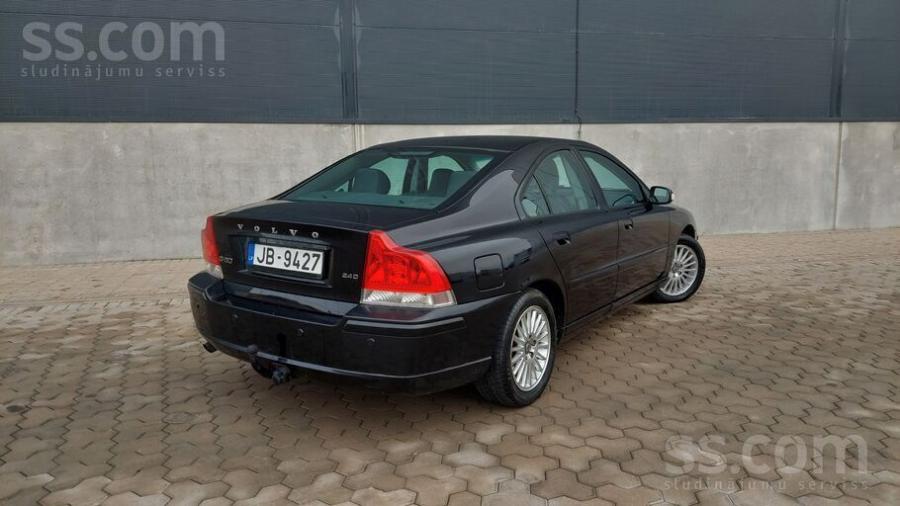 Black Volvo S60 2009 in Riga, with an engine capacity of 2.40 L and mileage of 300 thousand km for 3450 €, photo 22 on AUTOMOTO.COM.LV