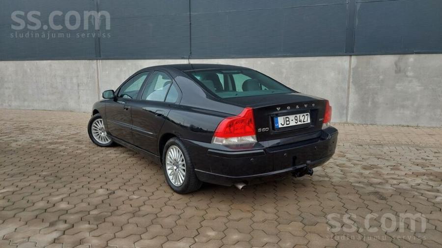 Black Volvo S60 2009 in Riga, with an engine capacity of 2.40 L and mileage of 300 thousand km for 3450 €, photo 23 on AUTOMOTO.COM.LV