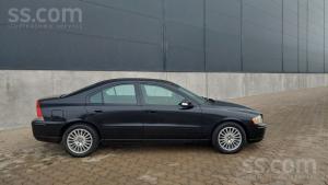 Black Volvo S60 2009 in Riga, with an engine capacity of 2.40 L and mileage of 300 thousand km for 3450 €, photo 26 on AUTOMOTO.COM.LV