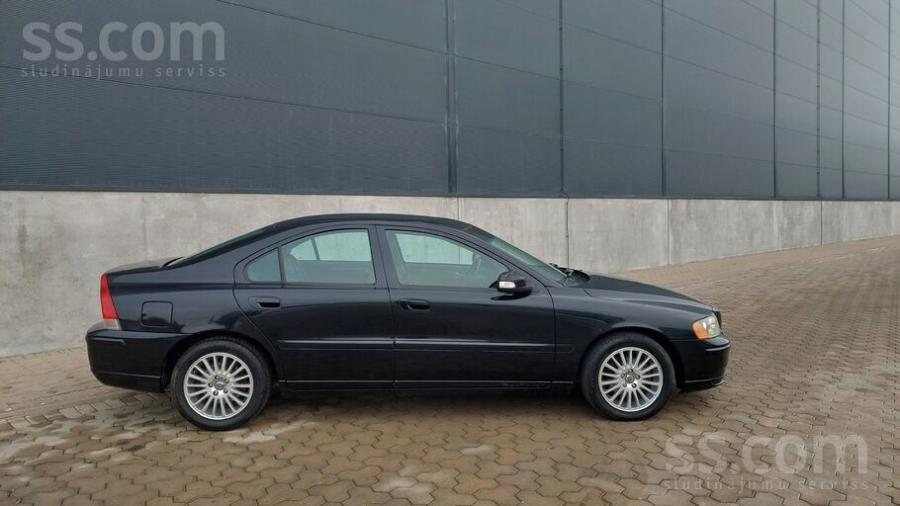 Black Volvo S60 2009 in Riga, with an engine capacity of 2.40 L and mileage of 300 thousand km for 3450 €, photo 26 on AUTOMOTO.COM.LV