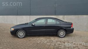 Black Volvo S60 2009 in Riga, with an engine capacity of 2.40 L and mileage of 300 thousand km for 3450 €, photo 27 on AUTOMOTO.COM.LV