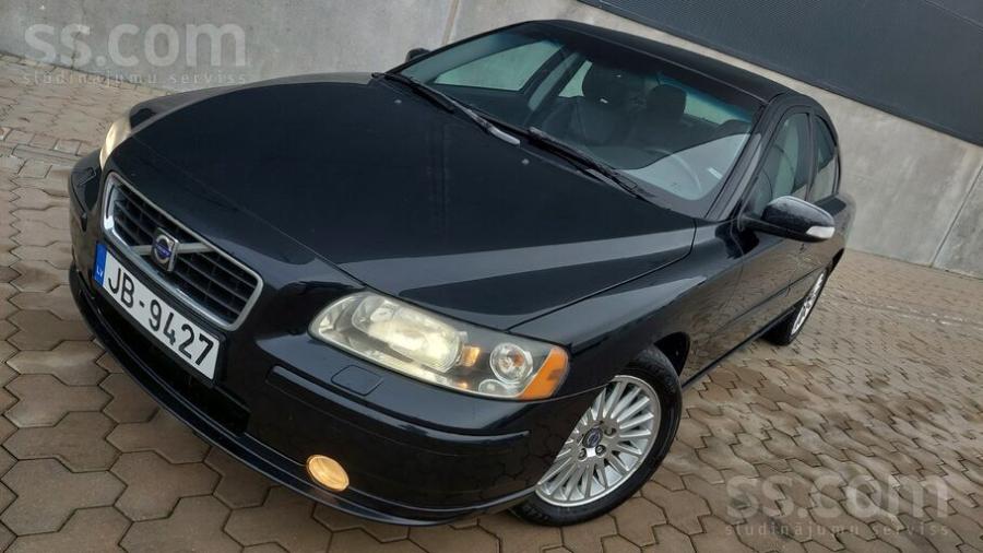 Black Volvo S60 2009 in Riga, with an engine capacity of 2.40 L and mileage of 300 thousand km for 3450 €, photo 30 on AUTOMOTO.COM.LV
