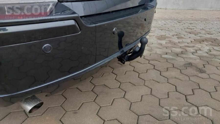 Black Volvo S60 2009 in Riga, with an engine capacity of 2.40 L and mileage of 300 thousand km for 3450 €, photo 33 on AUTOMOTO.COM.LV