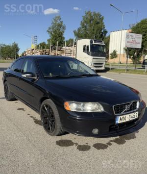 Black Volvo S60 2009 in Aizkraukle, with an engine capacity of 2.40 L and mileage of 292 thousand km for 2100 €, photo 8 on AUTOMOTO.COM.LV