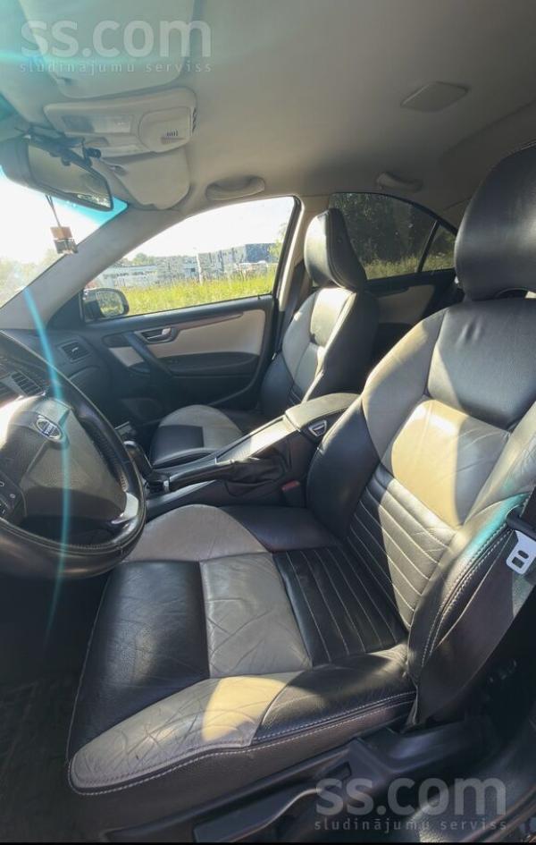 Melns Volvo S60 2009 Aizkraukle, ar dzinēja tilpumu 2.40 L un nobraukumu 292 tūkst. km par 2100 €, foto 10 vietnē AUTOMOTO.COM.LV