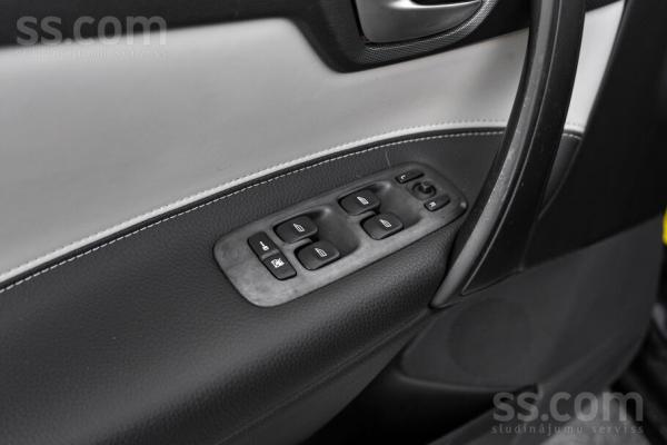 Melns Volvo S60 2009 Rīga, ar dzinēja tilpumu 2.40 L un nobraukumu 293 tūkst. km par 3250 €, foto 10 vietnē AUTOMOTO.COM.LV