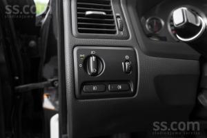 Black Volvo S60 2009 in Riga, with an engine capacity of 2.40 L and mileage of 293 thousand km for 3250 €, photo 12 on AUTOMOTO.COM.LV