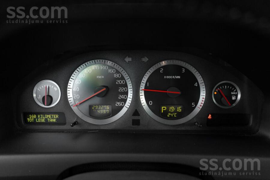 Black Volvo S60 2009 in Riga, with an engine capacity of 2.40 L and mileage of 293 thousand km for 3250 €, photo 14 on AUTOMOTO.COM.LV