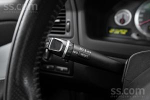 Black Volvo S60 2009 in Riga, with an engine capacity of 2.40 L and mileage of 293 thousand km for 3250 €, photo 15 on AUTOMOTO.COM.LV