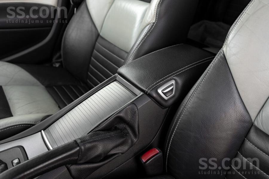 Black Volvo S60 2009 in Riga, with an engine capacity of 2.40 L and mileage of 293 thousand km for 3250 €, photo 19 on AUTOMOTO.COM.LV