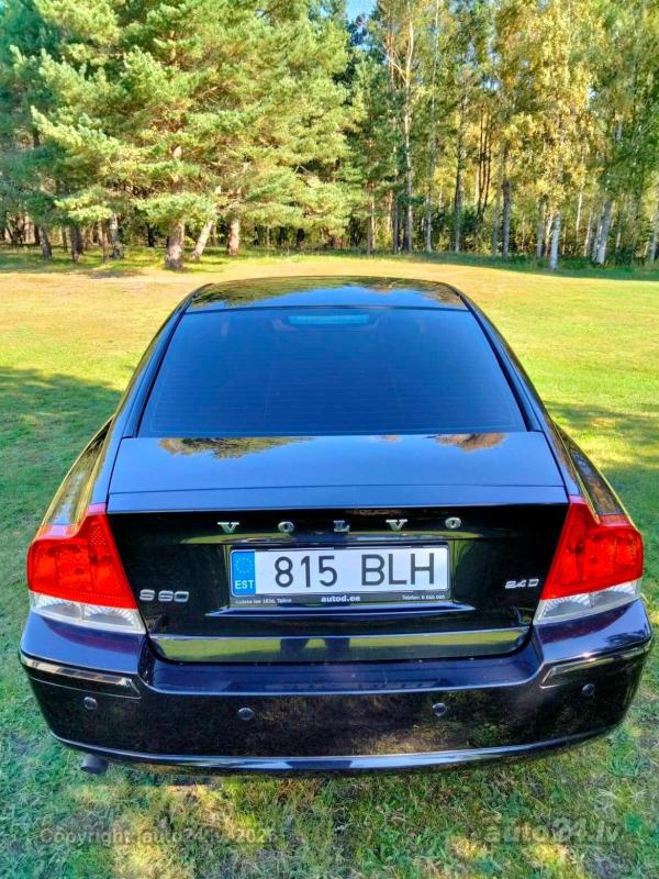 Black Volvo S60 2009 in Parnu, with an engine capacity of 2.40 L and mileage of 323 thousand km for 4500 €, photo 6 on AUTOMOTO.COM.LV