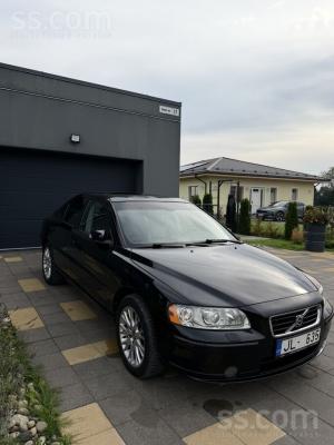 Melns Volvo S60 2009 Rīga, ar dzinēja tilpumu 2.40 L un nobraukumu 157 tūkst. km par 2900 €, foto 3 vietnē AUTOMOTO.COM.LV