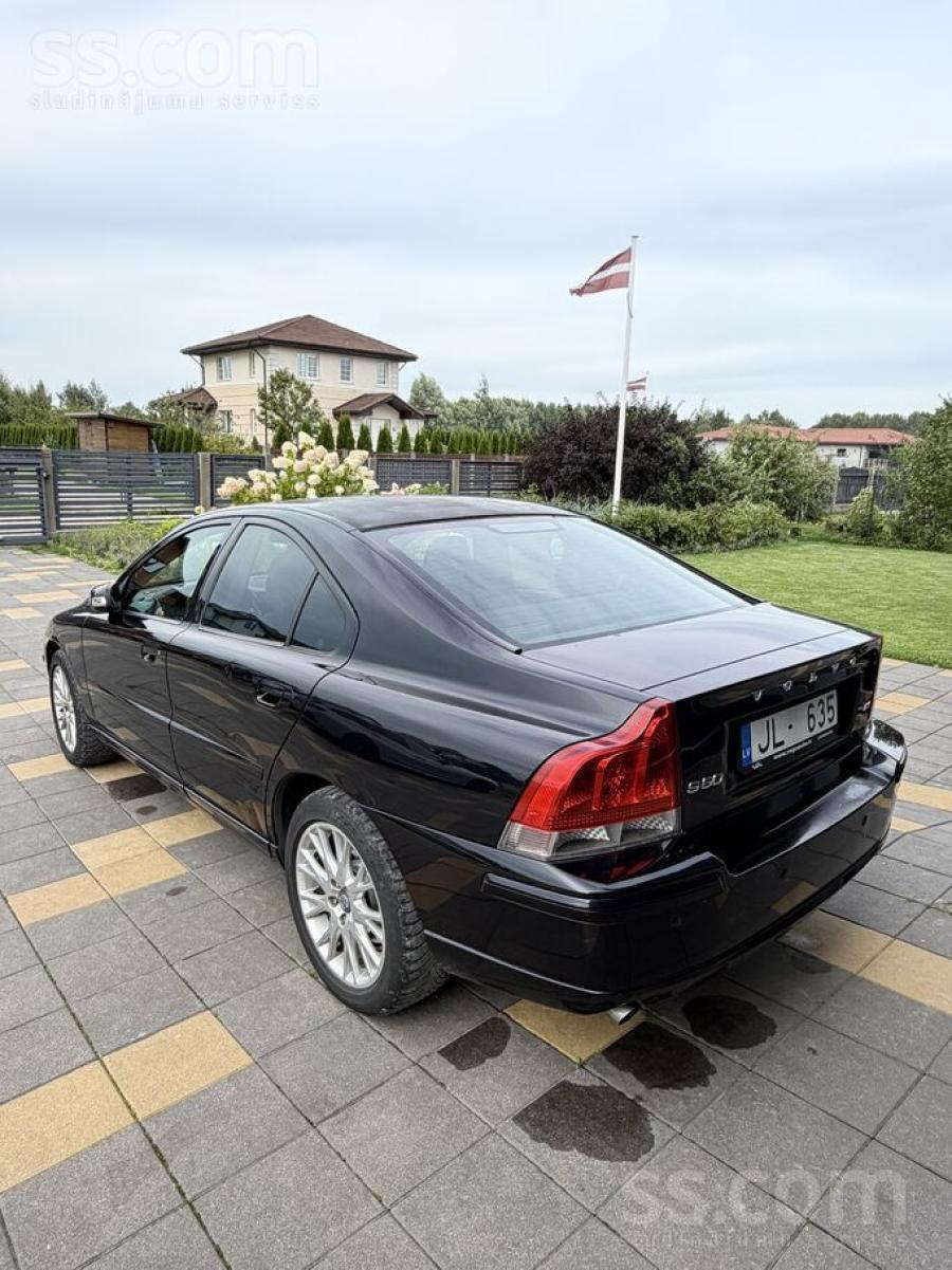 Melns Volvo S60 2009 Rīga, ar dzinēja tilpumu 2.40 L un nobraukumu 157 tūkst. km par 2900 €, foto 5 vietnē AUTOMOTO.COM.LV