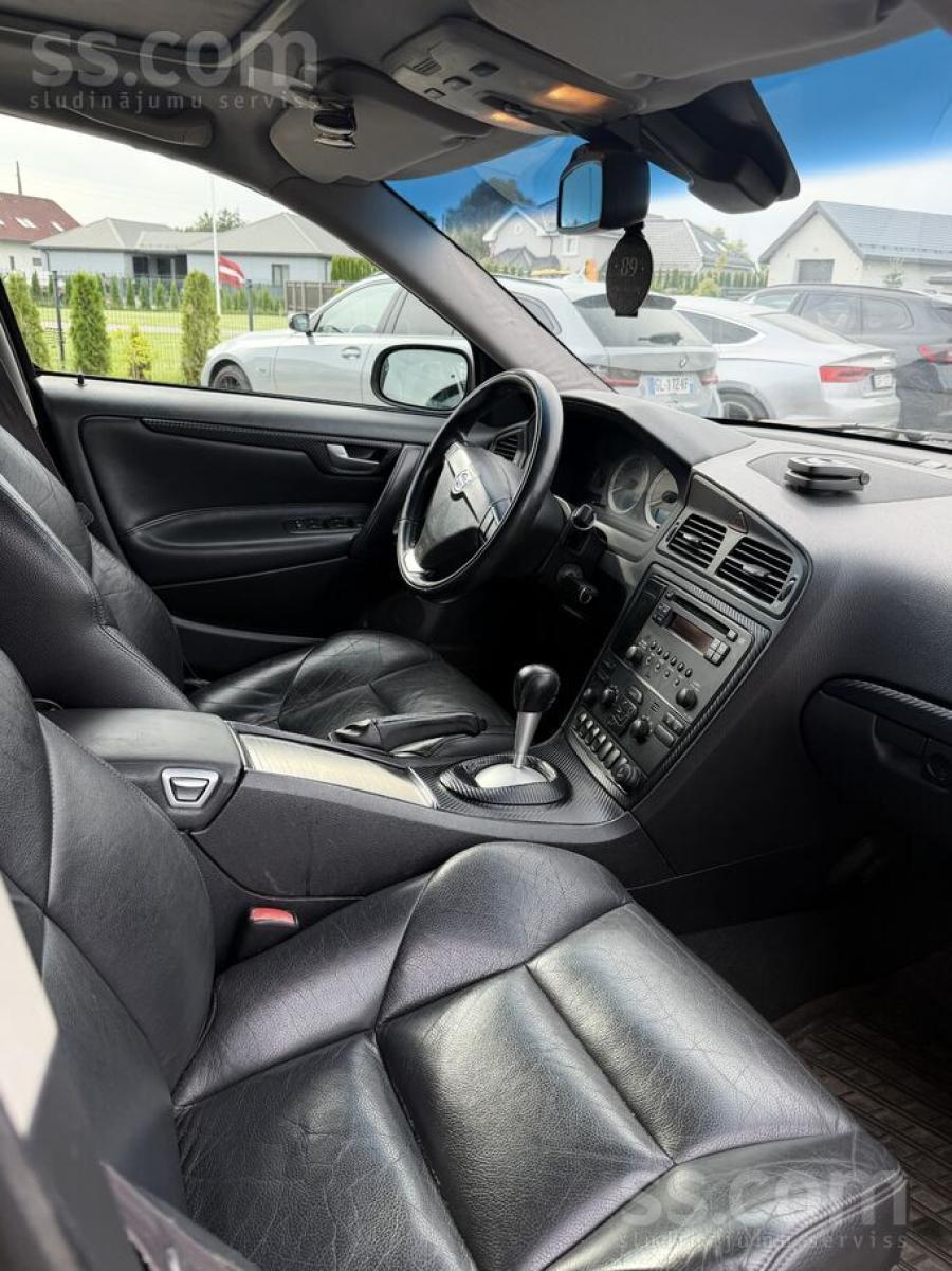 Melns Volvo S60 2009 Rīga, ar dzinēja tilpumu 2.40 L un nobraukumu 157 tūkst. km par 2900 €, foto 8 vietnē AUTOMOTO.COM.LV