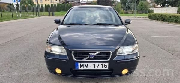 Melns Volvo S60 2009 Tukums, ar dzinēja tilpumu 2.40 L un nobraukumu 288 tūkst. km par 3450 €, foto 3 vietnē AUTOMOTO.COM.LV