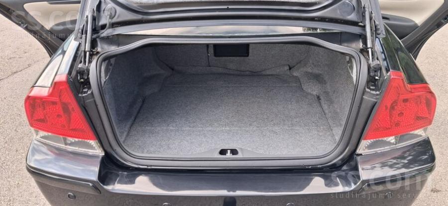 Melns Volvo S60 2009 Tukums, ar dzinēja tilpumu 2.40 L un nobraukumu 288 tūkst. km par 3450 €, foto 14 vietnē AUTOMOTO.COM.LV