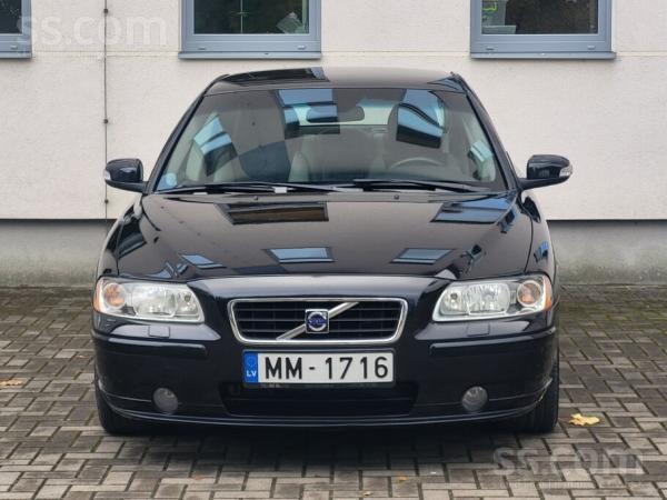 Melns Volvo S60 2009 Jelgava, ar dzinēja tilpumu 2.40 L un nobraukumu 288 tūkst. km par 3590 €, foto 4 vietnē AUTOMOTO.COM.LV