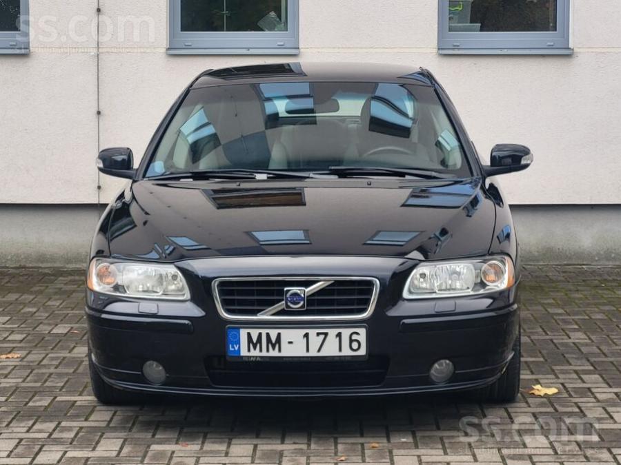 Melns Volvo S60 2009 Jelgava, ar dzinēja tilpumu 2.40 L un nobraukumu 288 tūkst. km par 3590 €, foto 4 vietnē AUTOMOTO.COM.LV