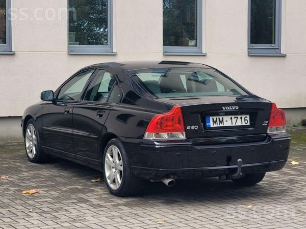 Melns Volvo S60 2009 Jelgava, ar dzinēja tilpumu 2.40 L un nobraukumu 288 tūkst. km par 3590 €, foto 10 vietnē AUTOMOTO.COM.LV