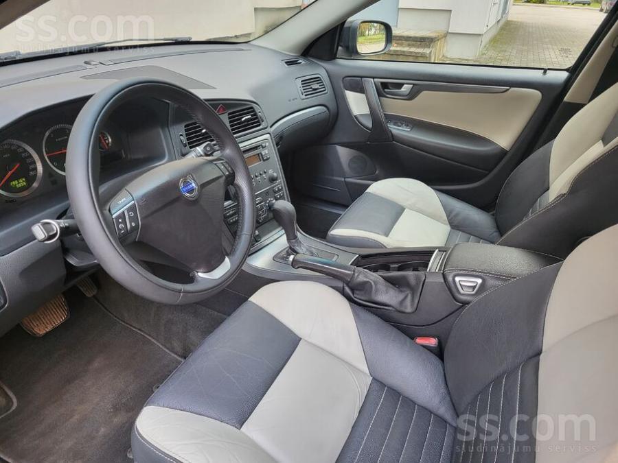 Melns Volvo S60 2009 Jelgava, ar dzinēja tilpumu 2.40 L un nobraukumu 288 tūkst. km par 3590 €, foto 14 vietnē AUTOMOTO.COM.LV