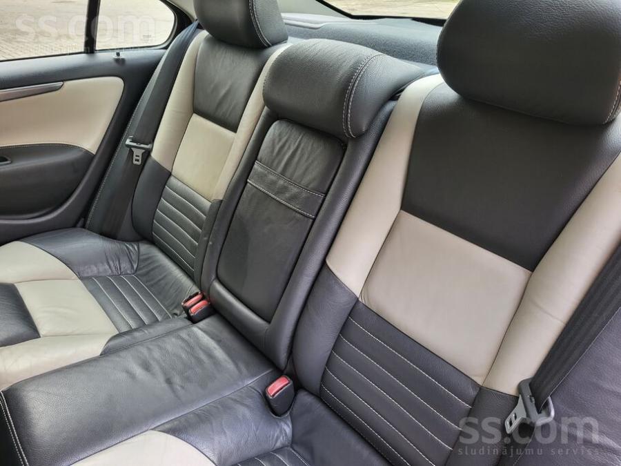 Melns Volvo S60 2009 Jelgava, ar dzinēja tilpumu 2.40 L un nobraukumu 288 tūkst. km par 3590 €, foto 17 vietnē AUTOMOTO.COM.LV