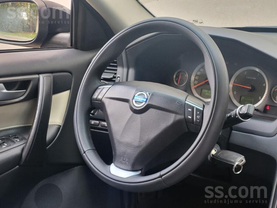 Melns Volvo S60 2009 Jelgava, ar dzinēja tilpumu 2.40 L un nobraukumu 288 tūkst. km par 3590 €, foto 22 vietnē AUTOMOTO.COM.LV