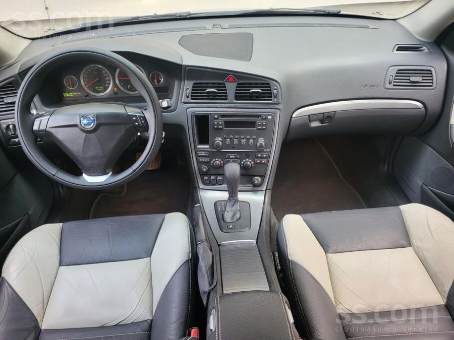 Melns Volvo S60 2009 Jelgava, ar dzinēja tilpumu 2.40 L un nobraukumu 288 tūkst. km par 3590 €, foto 23 vietnē AUTOMOTO.COM.LV