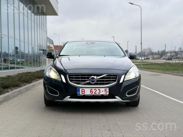 Melns Volvo S60 2010 Rēzekne, ar dzinēja tilpumu 2.40 L un nobraukumu 0 tūkst. km par 7390 €, foto 1 vietnē AUTOMOTO.COM.LV