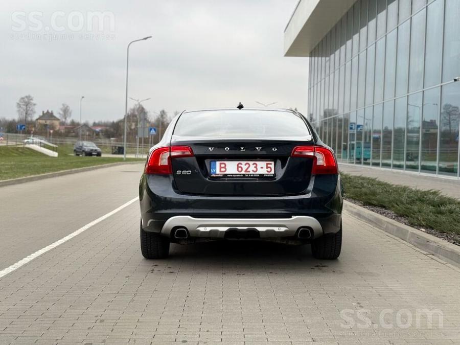 Melns Volvo S60 2010 Rēzekne, ar dzinēja tilpumu 2.40 L un nobraukumu 0 tūkst. km par 7390 €, foto 4 vietnē AUTOMOTO.COM.LV