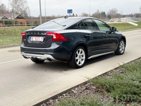 Melns Volvo S60 2010 Rēzekne, ar dzinēja tilpumu 2.40 L un nobraukumu 0 tūkst. km par 7390 €, foto 5 vietnē AUTOMOTO.COM.LV