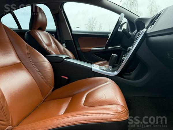Melns Volvo S60 2010 Rēzekne, ar dzinēja tilpumu 2.40 L un nobraukumu 0 tūkst. km par 7390 €, foto 8 vietnē AUTOMOTO.COM.LV