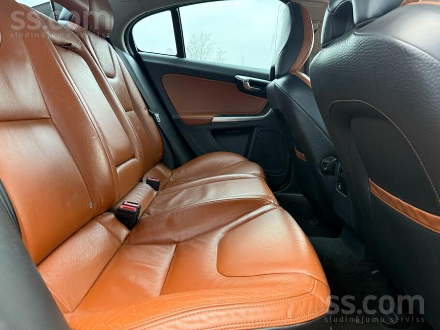 Melns Volvo S60 2010 Rēzekne, ar dzinēja tilpumu 2.40 L un nobraukumu 0 tūkst. km par 7390 €, foto 13 vietnē AUTOMOTO.COM.LV