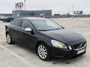 Black Volvo S60 2010 in Vilnius, with an engine capacity of 2.40 L and mileage of 331 thousand km for 5000 €, photo 2 on AUTOMOTO.COM.LV