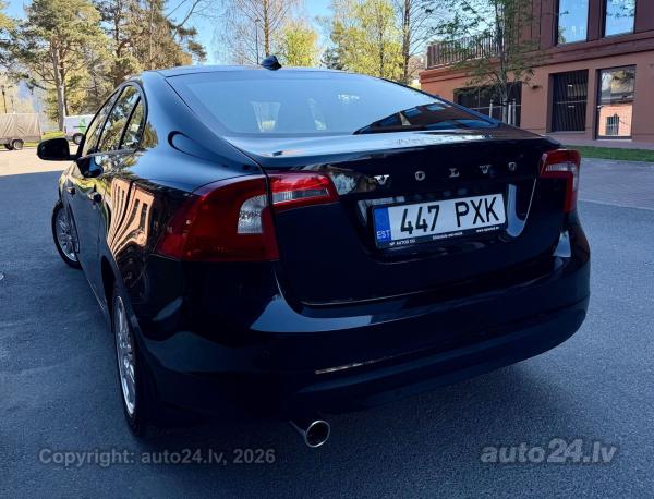 Melns Volvo S60 2010 Tallina, ar dzinēja tilpumu 2.00 L un nobraukumu 300 tūkst. km par 5499 €, foto 3 vietnē AUTOMOTO.COM.LV