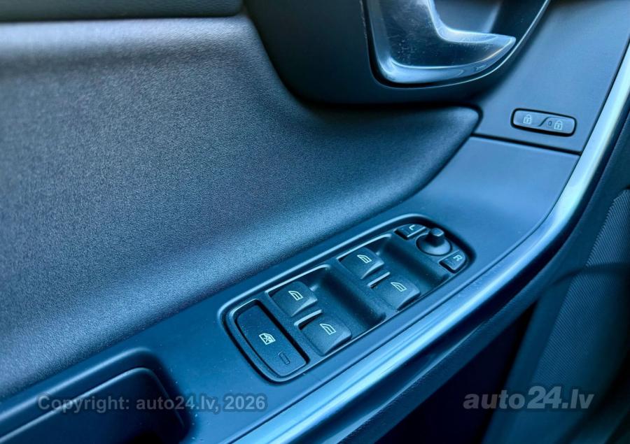 Черный Вольво С60 2010 в Таллин, объемом двигателя 2.00 л и пробегом 300 тыс. км за 5499 €, фото 9 на AUTOMOTO.COM.LV