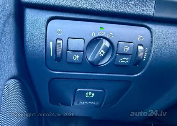 Melns Volvo S60 2010 Tallina, ar dzinēja tilpumu 2.00 L un nobraukumu 300 tūkst. km par 5499 €, foto 9 vietnē AUTOMOTO.COM.LV
