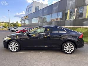Black Volvo S60 2010 in Vilnius, with an engine capacity of 2.40 L and mileage of 338 thousand km for 6800 €, photo 9 on AUTOMOTO.COM.LV