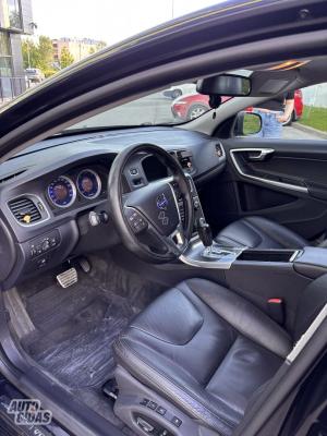 Black Volvo S60 2010 in Vilnius, with an engine capacity of 2.40 L and mileage of 338 thousand km for 6800 €, photo 11 on AUTOMOTO.COM.LV