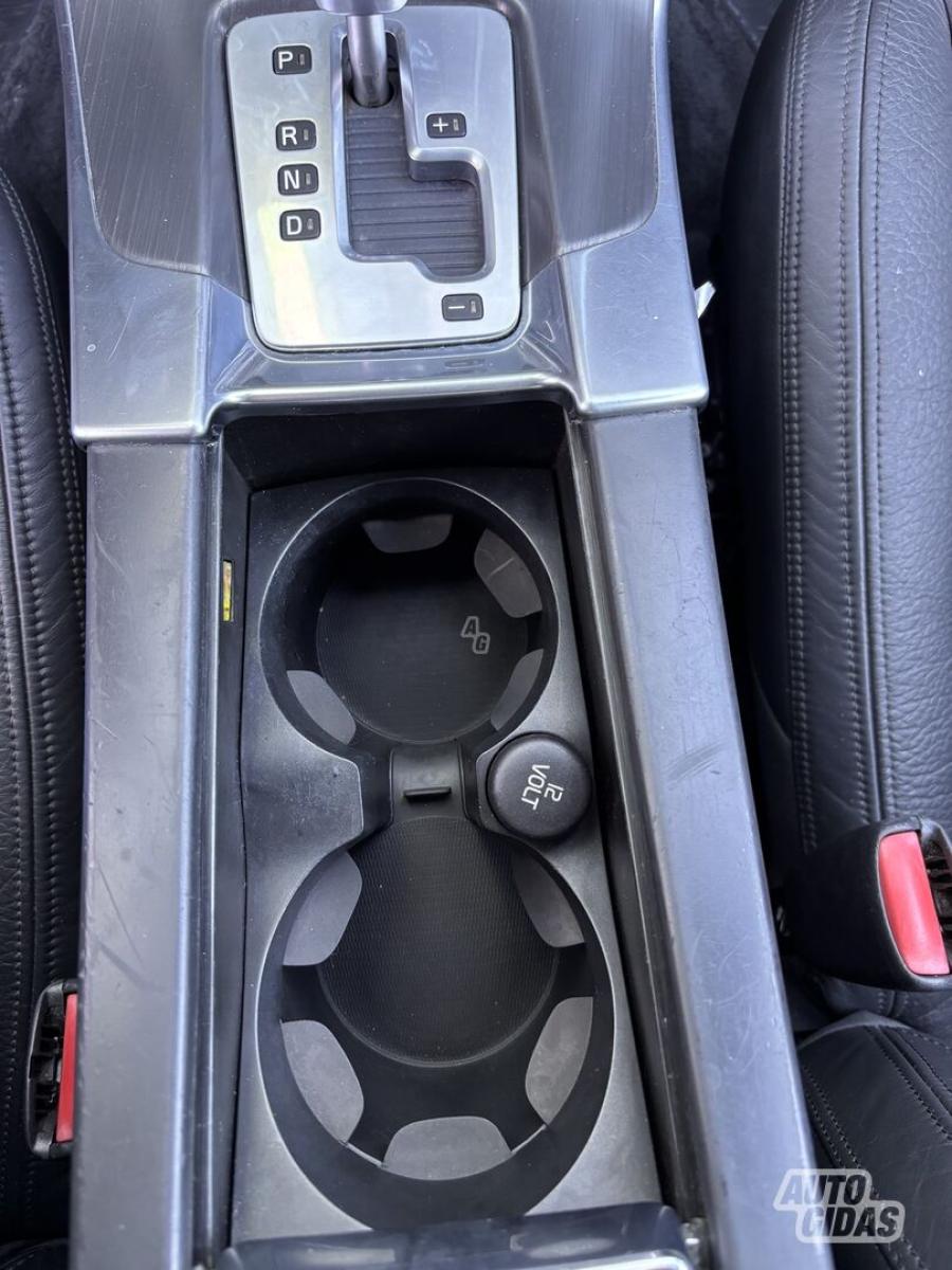 Black Volvo S60 2010 in Vilnius, with an engine capacity of 2.40 L and mileage of 338 thousand km for 6800 €, photo 19 on AUTOMOTO.COM.LV