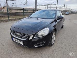 Melns Volvo S60 2010 Šauļi, ar dzinēja tilpumu 2.00 L un nobraukumu 380 tūkst. km par 4550 €, foto  vietnē AUTOMOTO.COM.LV