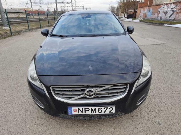 Melns Volvo S60 2010 Šauļi, ar dzinēja tilpumu 2.00 L un nobraukumu 380 tūkst. km par 4550 €, foto 2 vietnē AUTOMOTO.COM.LV