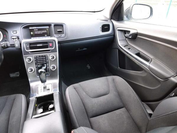 Melns Volvo S60 2010 Šauļi, ar dzinēja tilpumu 2.00 L un nobraukumu 380 tūkst. km par 4550 €, foto 10 vietnē AUTOMOTO.COM.LV